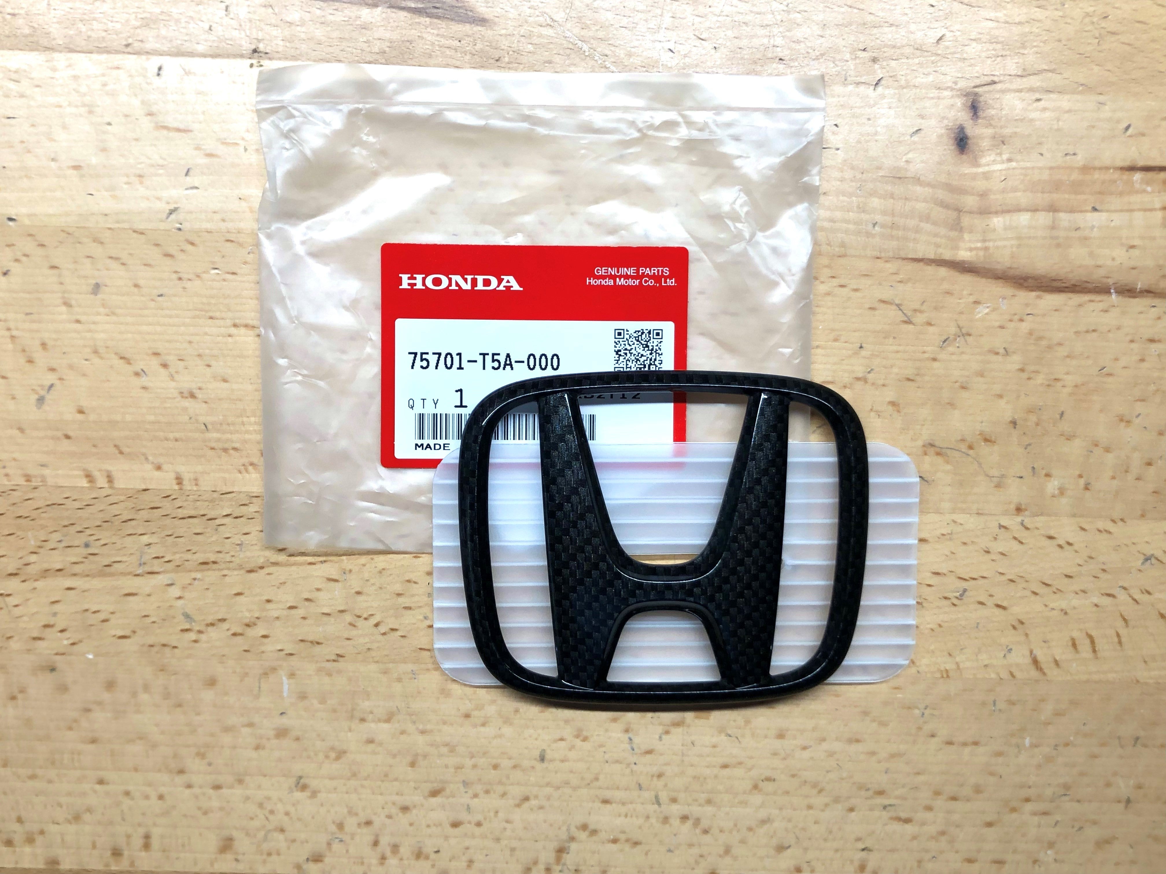 Honda CR-V HR-V 23-24 Carbon Fiber Rear Emblem – Deep Blue Chrome