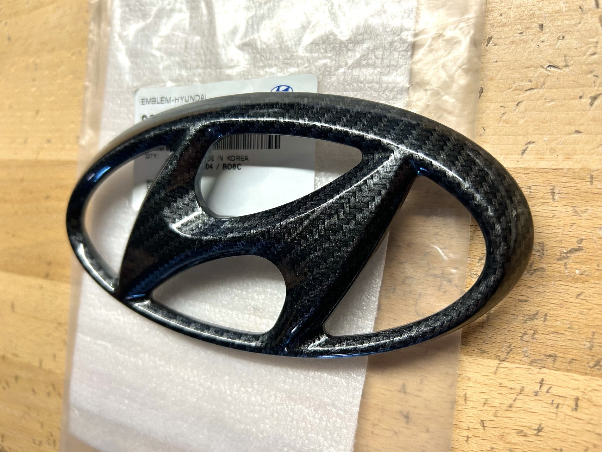 Hyundai Accent Red or Black Carbon Fiber Front Grille Emblem – Deep ...