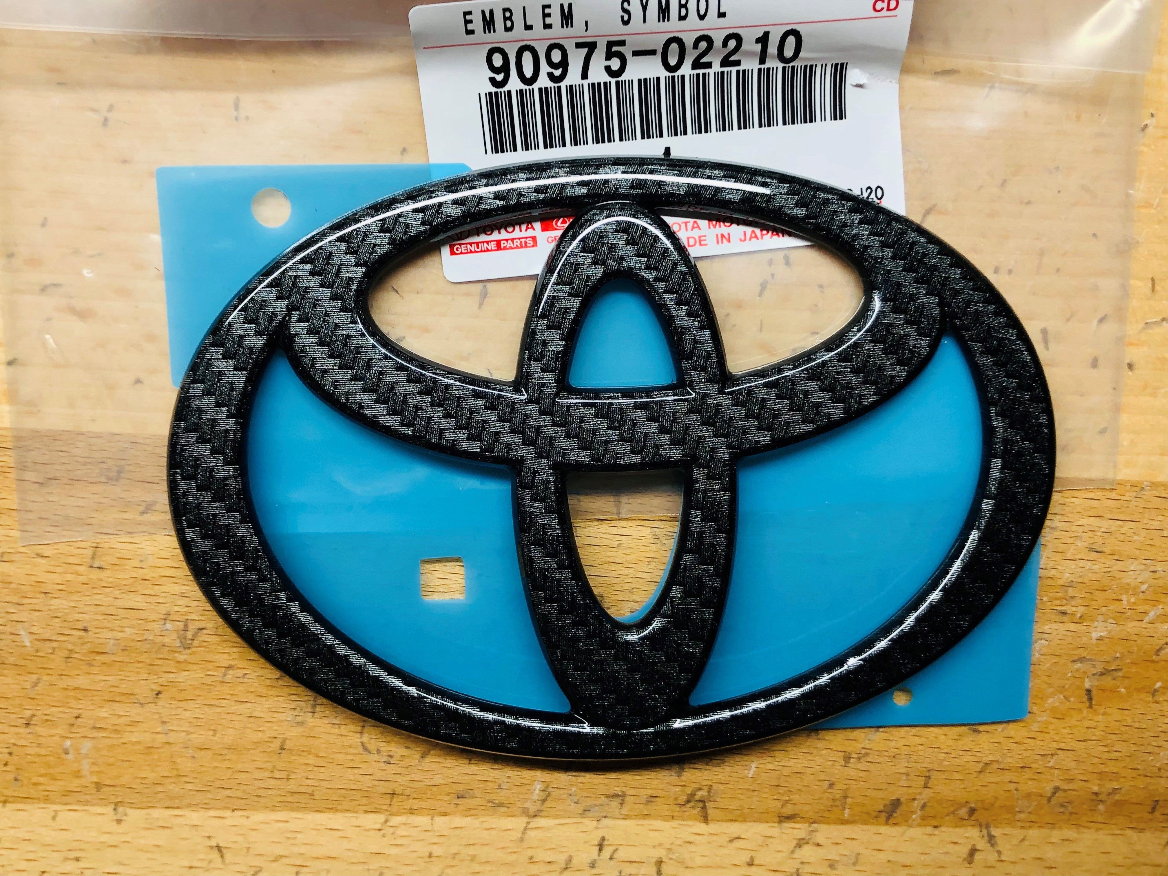 Toyota Prius 23-24 Carbon Fiber Effect Front Emblem – Deep Blue Chrome