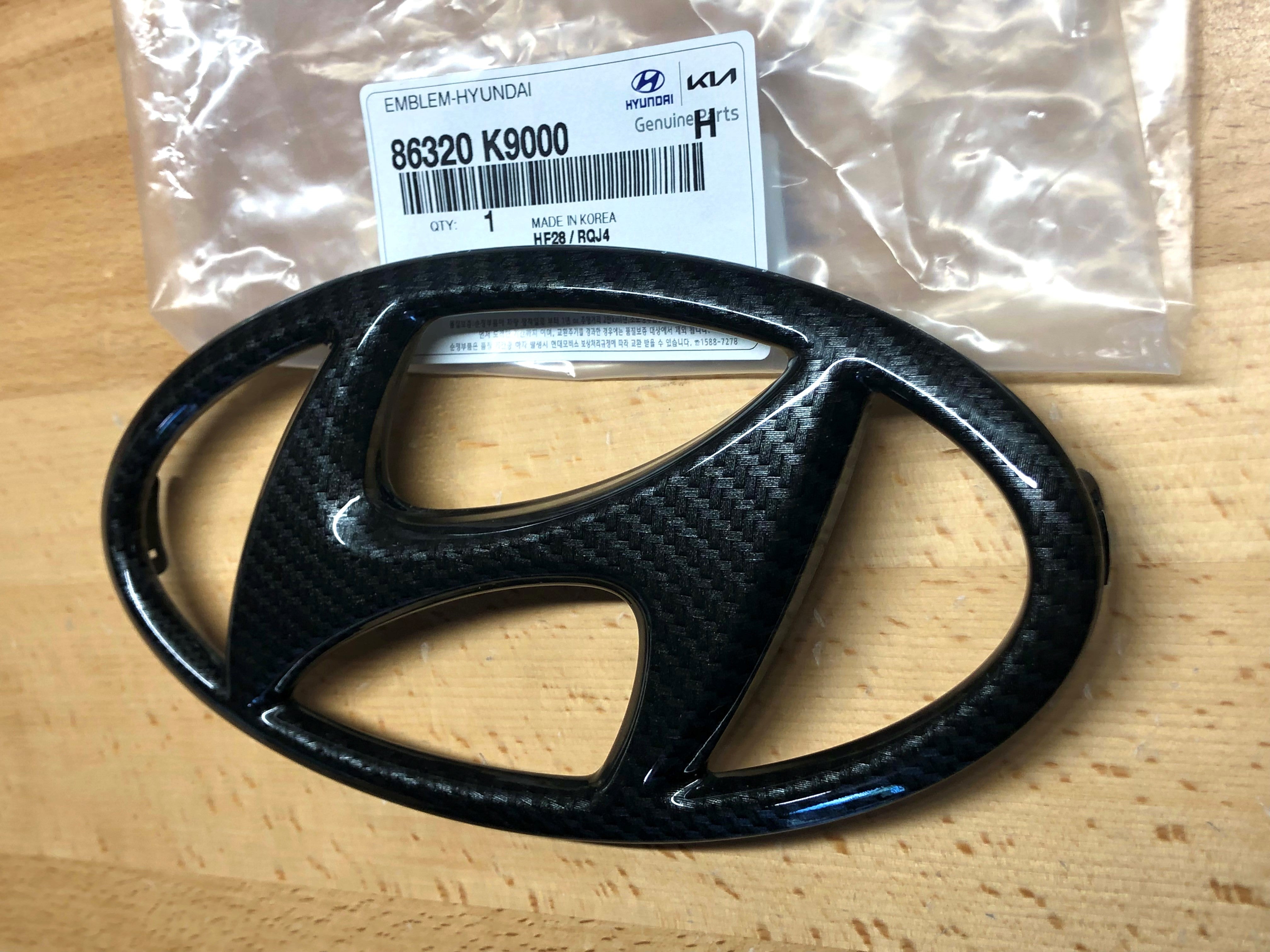 Hyundai Veloster N 19-22 Carbon Fiber Grille Emblem – Deep Blue Chrome